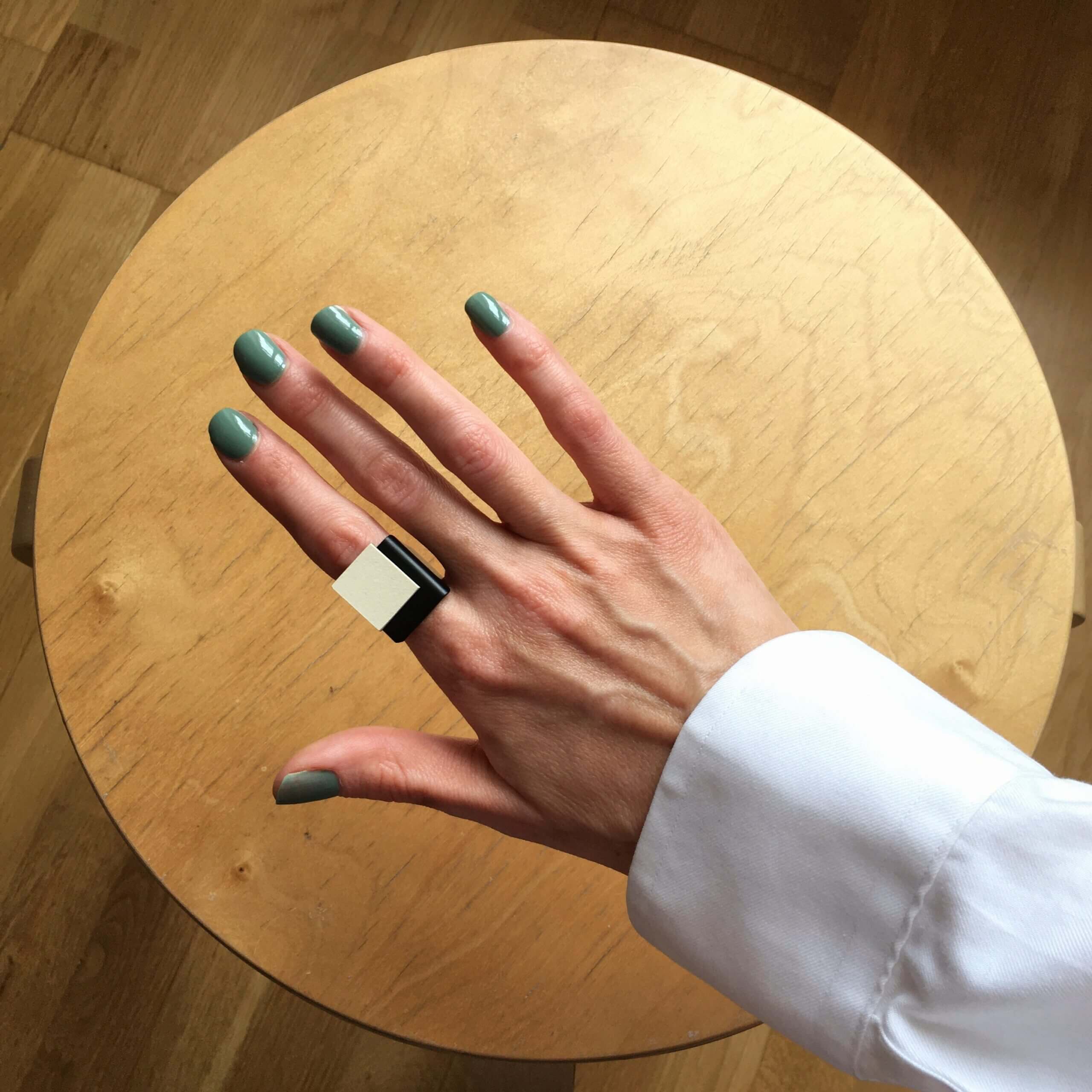 Black and white oversized ring • Jagged Squares